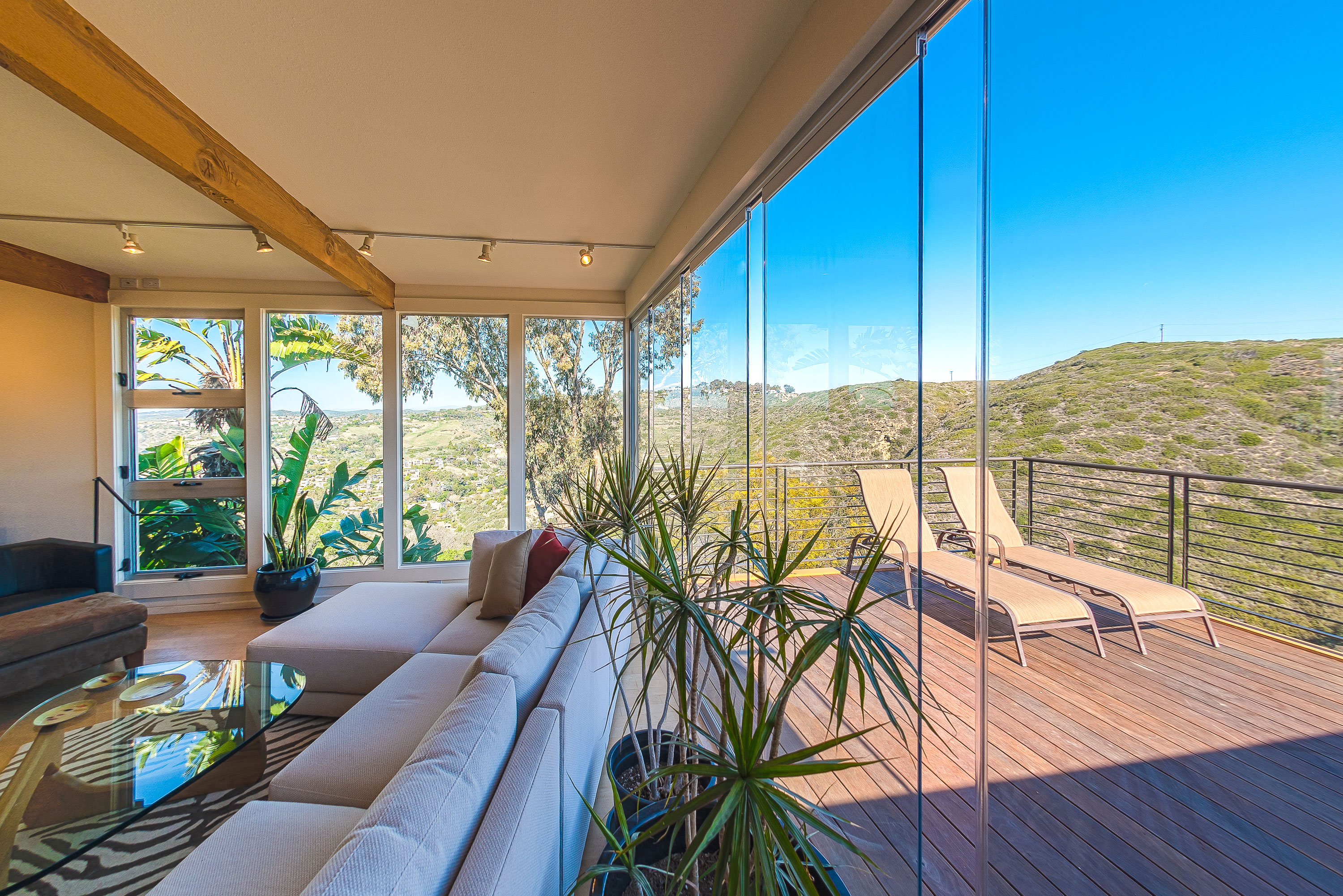 Here Are Your 4 Breathtaking Glass Door Opening Combinations